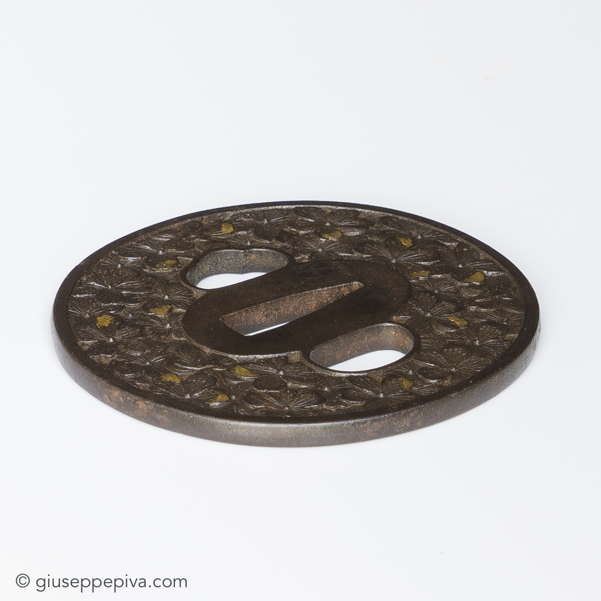 Tsuba with cherry blossoms | GIUSEPPE PIVA - Japanese Art