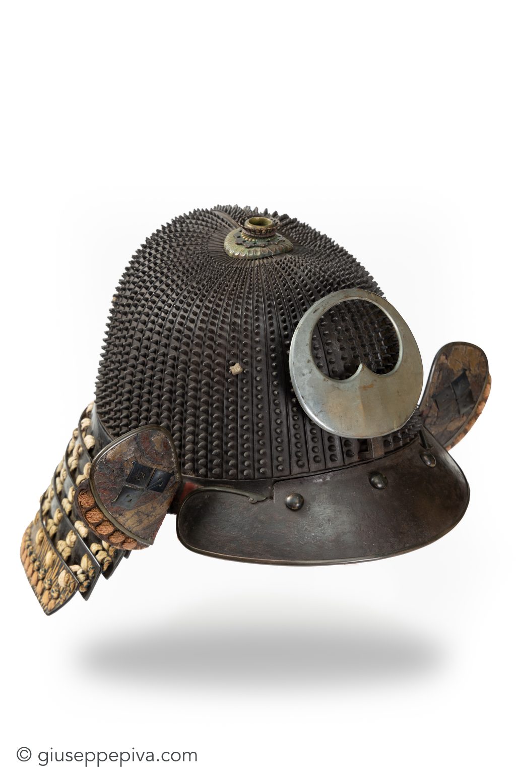 Samurai helmets often feature five common elements.