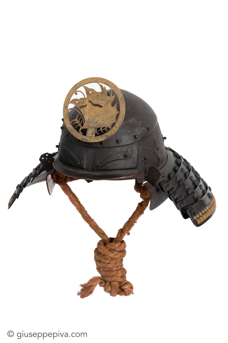 Samurai helmets often feature five common elements.