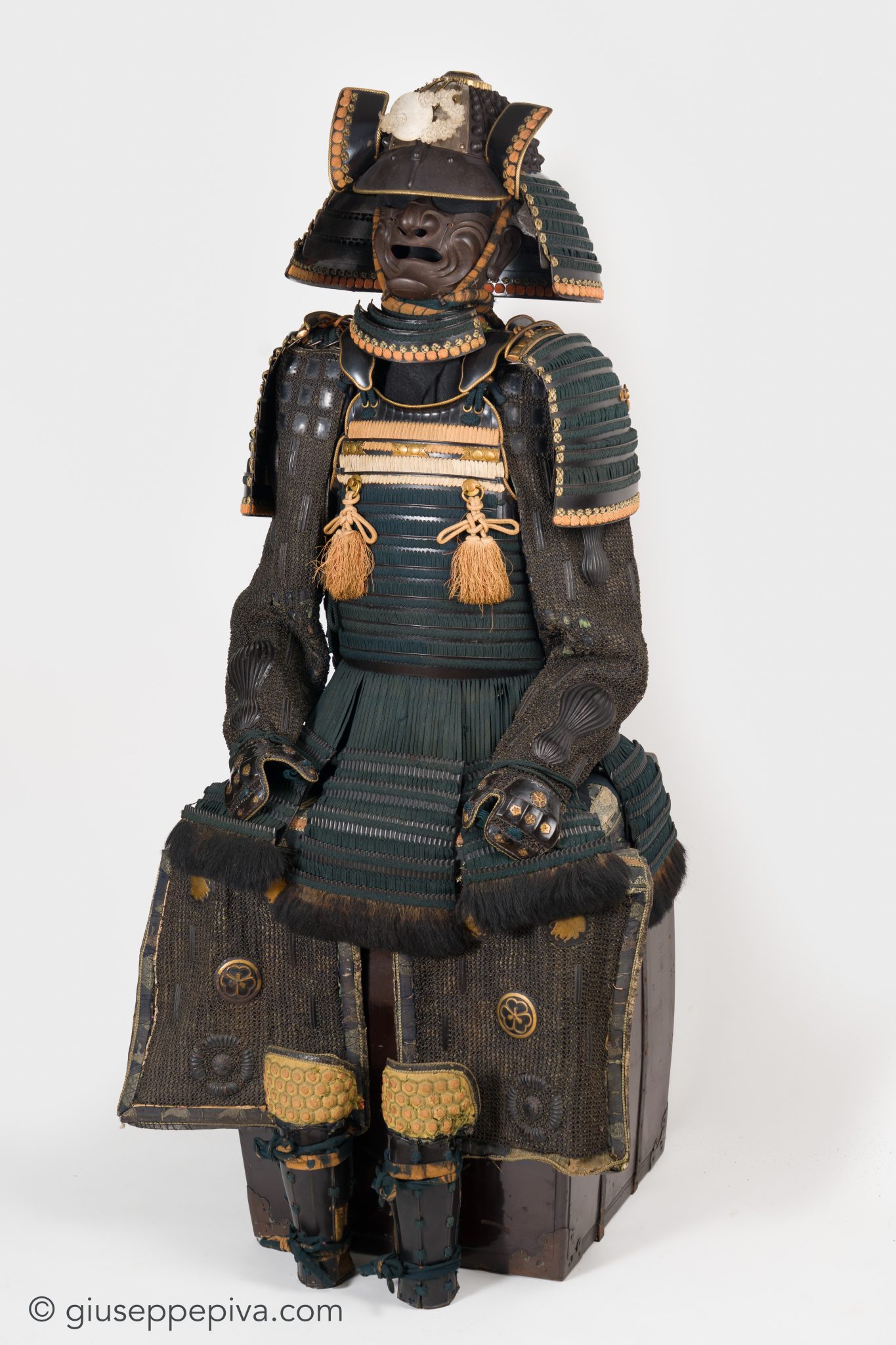 Ita-kozane-dō Tosei Gusoku - Samurai armor, mid Edo period | GIUSEPPE ...