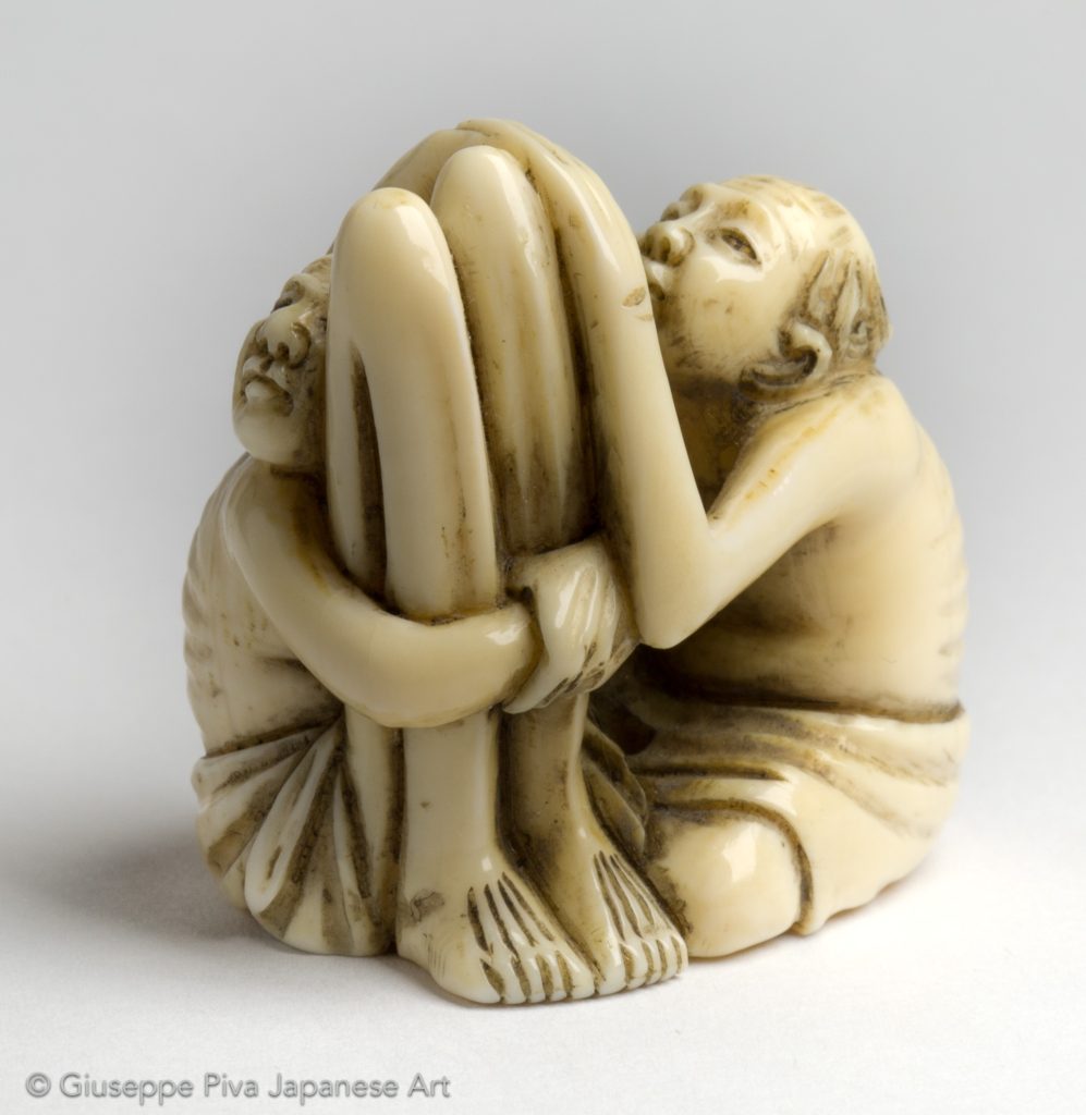 Ivory netsuke with Ashinaga and Tenaga | GIUSEPPE PIVA - Japanese Art