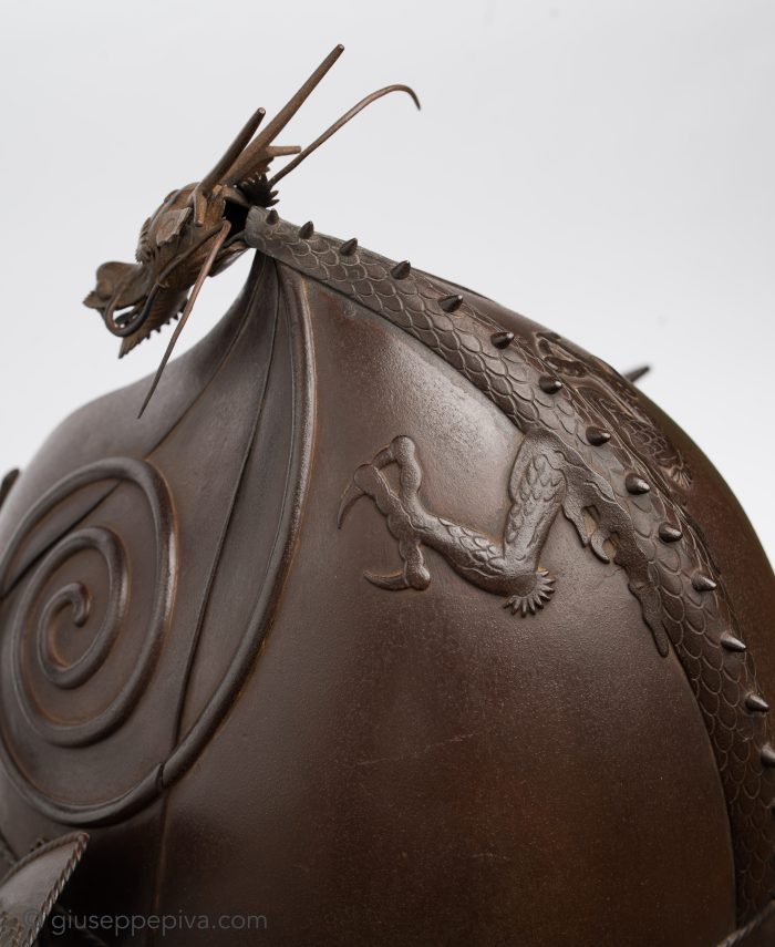 Momonari Bachi Kawari Kabuto, samurai helmet | GIUSEPPE PIVA - Japanese Art